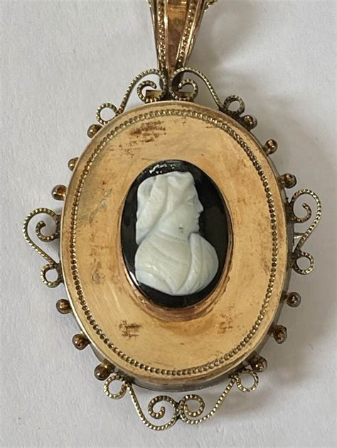 Victorian Hard Stone Cameo Brooch Pendant Gold Filled 17 Inch Gf