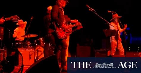 Video Brian Jonestown Massacre Show Ends In Onstage Brawl
