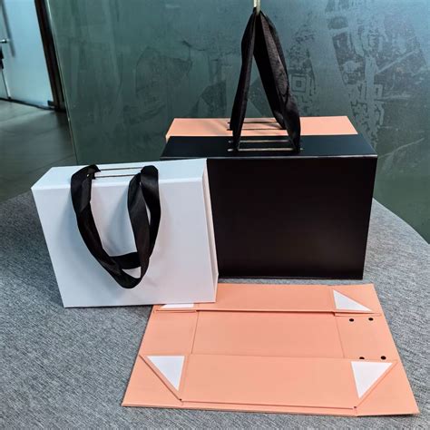 Foldable Box With Ribbon Opack