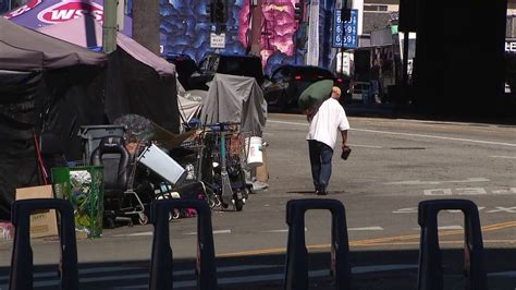 La Homeless Encampment Raises Ada Concerns For Neighbors In Hollywood