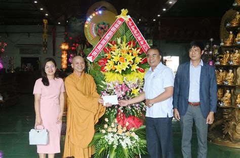Lãnh đạo Tỉnh Thăm Chúc Mừng Các Cơ Sở Phật Giáo Nhân Đại Lễ Phật đản