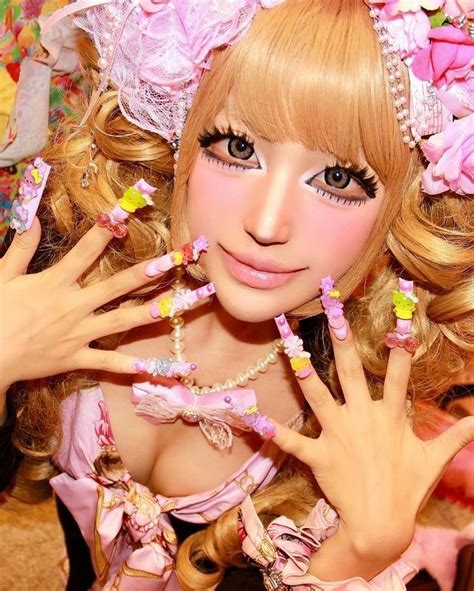 Pin By Faerie Barbie On Blondes Gyaru Gyaru Makeup Gyaru Fashion