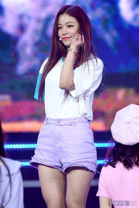 [포토] 프로미스나인 이채영 볼수록 사랑스러운 미소~