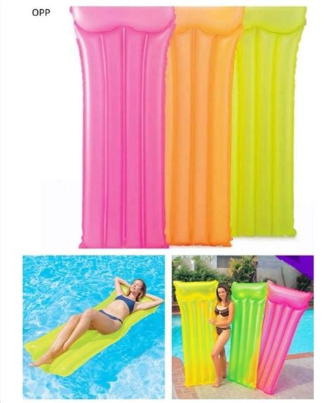 Pool Loungers Floating · Gadget Lobby