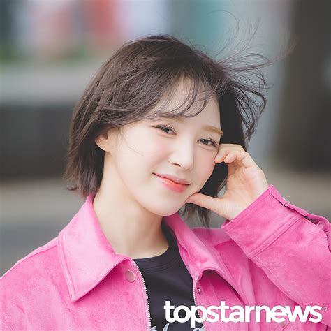 레드벨벳 웬디 보송보송 강아지풀 눈썹 웬디의 영스트리트 출근길 Hd포토 네이트 연예