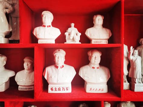 千余件收藏品，40多年的红色记忆