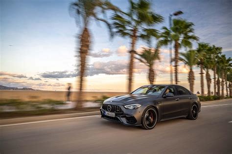 Những Yếu Tố Tạo Nên Sự Thành Công đã được Báo Trước Của Mercedes Benz
