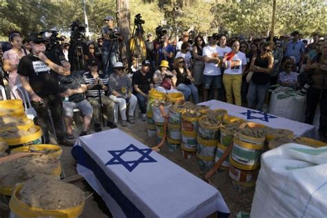 Larmée Israélienne Dit Avoir Trouvé Des Balles Dans Les Corps Des