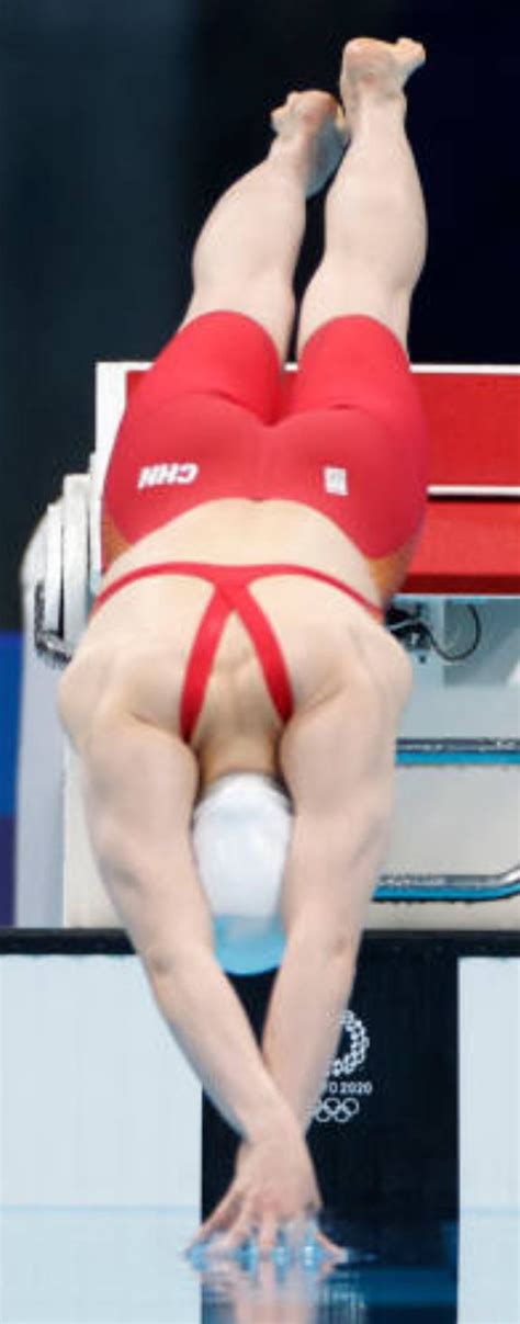 Zhang Yufeis Feet
