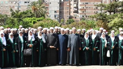 بمشاركة 300 إمام و54 واعظة افتتاح معسكر أبو بكر الصديق التثقيفي
