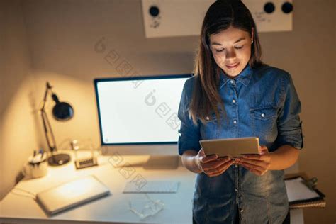 我的努力会有回报图片 包图网企业站