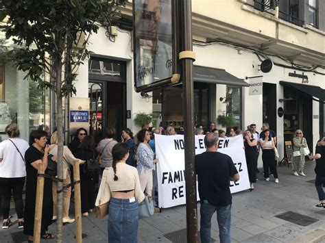 Traballadoras es de Vícaro Confección e Nanos Moda rexeitan o ERE e