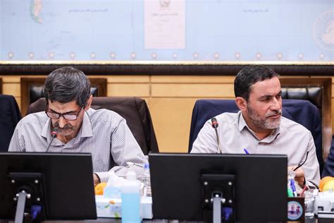 تصاویر نشست کمیسیون صنایع و معادن با حضور وزیر صمت