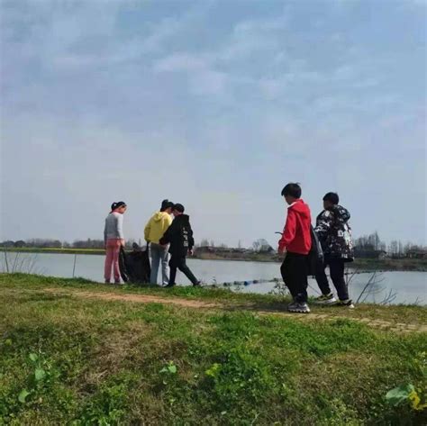 与雷锋同行，与文明有约——新港小学保护母亲河传承活动彭玲姿