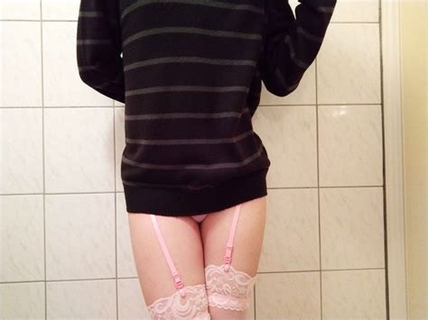 Furuke 粉紅吊帶情趣服 玩具篇