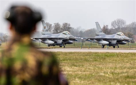 Літаки F 16 командувач Повітряних сил пояснив навіщо вони Україні РБК Україна