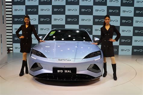 Auto Expo 2023 Byd India Unveils Its Luxury Electric Sedan Byd Seal