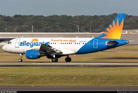 N305NV | Airbus A319-112 | Allegiant Air | Stephen Furst | JetPhotos