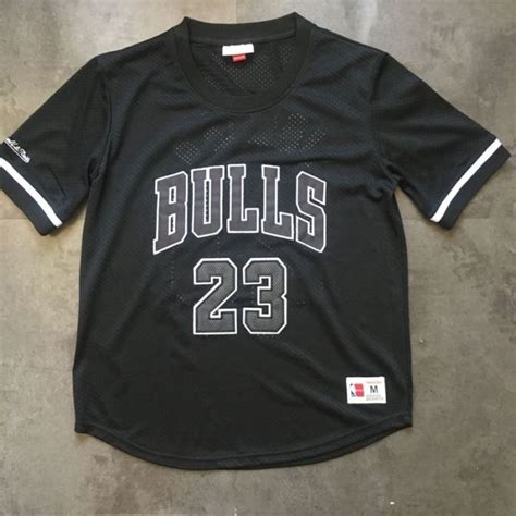 麥可·喬丹（michael Jordan）nba芝加哥公牛隊 短袖電袖款式 球衣 23號 黑色 Yahoo奇摩拍賣