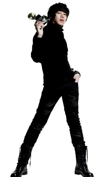 Heechul A CHA 110914 Heechul Super Junior Cantantes