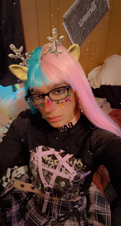 I’m feeling pretty down rn and could really use some love🥺 : r/SendMeCompliments