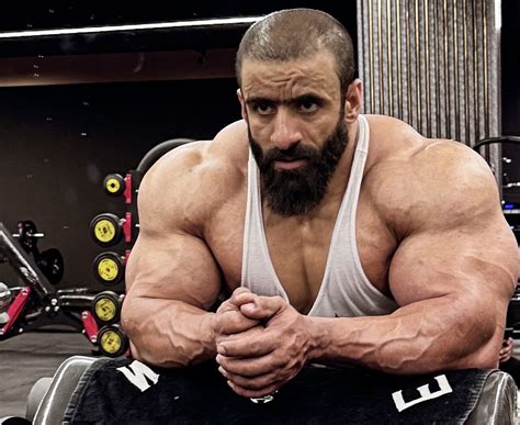 پاسخ تند هادی چوپان به طرفداران پناهی و روستایی فحش باد هواست؛ ما