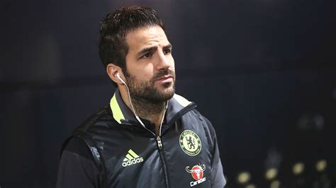 La insólita demanda que afronta Cesc Fábregas por haberle dado un pelotazo a un bebé Infobae