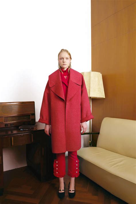 大翻领廓形双面羊毛中长大衣