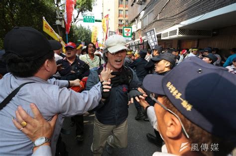 抗議年金改革，闖入立院民眾被帶入警備室 風傳媒