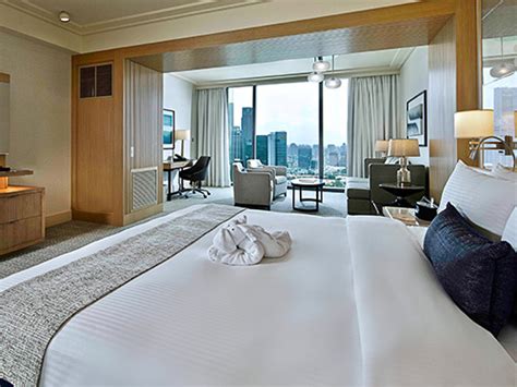 Explore Paramount Spa One Bedroom Suite Thewit Hotel Chicago In 3d