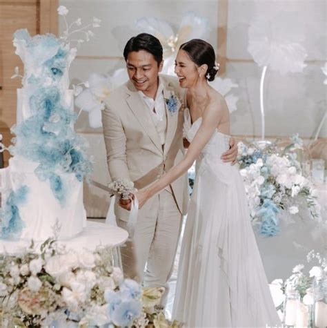 Mikha Tambayong Dan Deva Mahendra Menikah Pakai Gaun Pengantin Ibunda
