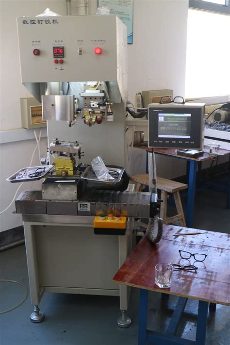 Hinge Assembling Cnc Machine