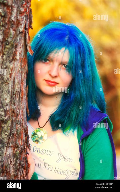 Blaue Haare Fotos Und Bildmaterial In Hoher Auflösung Alamy