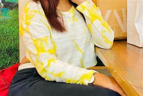 My Sex Slave Comment For Her Nudes You Ll Have To Dm Me First R Jaipurgone Wild