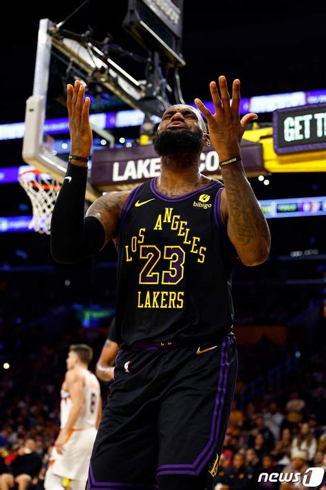 르브론 4q 원맨쇼 Nba 레이커스 인 시즌 토너먼트 4강 티켓 획득