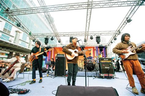 老王樂隊唱千萬點擊夯曲hot翻粉絲 Øzi獻新歌 自由娛樂