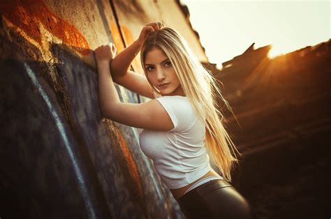 Wallpaper Women Blonde Portrait T Shirt Long Hair Leather