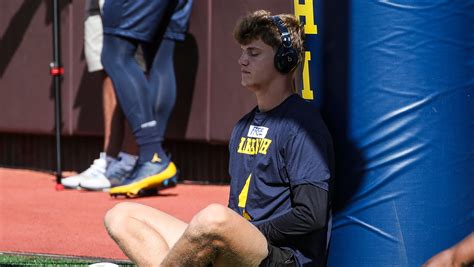 Free Jim Harbaugh A Quiet Protest By Michigans Qb Leads To Victory