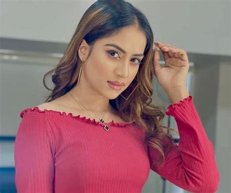 මං විසින් මටම දාගත්ත පොඩි පොඩි සීමා මායිම් කිහිපයක් තියෙනවා කාවින්ද්