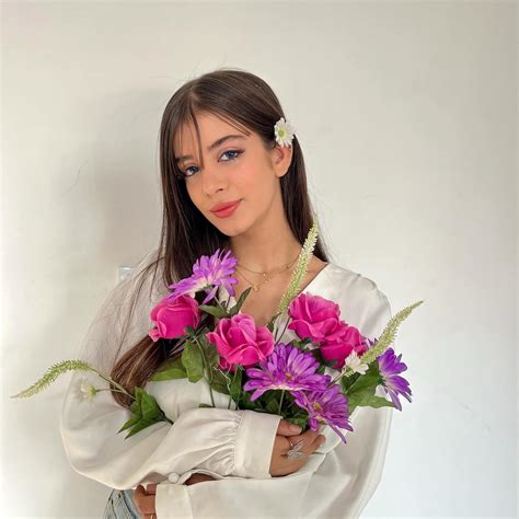 هلیا‎ ‎🧚🏽‍♀️🩷 عکسعکاسیگلپرترهعکسپرتره‎ Instagram