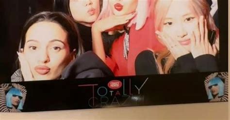 지수x로제 리사 카바레 첫쇼 직관 응원yg결별설에도 단단한 블랙핑크 의리 Sc이슈