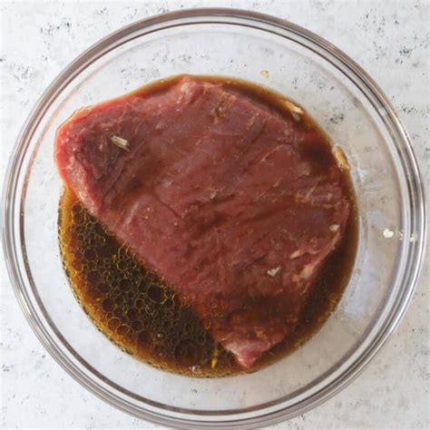 Pan Seared Skirt Steak With Parmesan Cheese Sauce