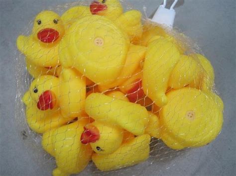＊台南優品＊小鴨玩具20只 洗澡小鴨 黃色小鴨 嗶嗶叫小黃鴨 小鴨發聲玩具 泡澡洗澡玩具 洗澡小黃鴨 捏捏叫 Bb叫戲水玩具 Yahoo奇摩拍賣