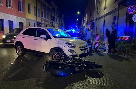 Scontro Auto Moto In Via Giordano Ferito Un 49enne Cremonaoggi