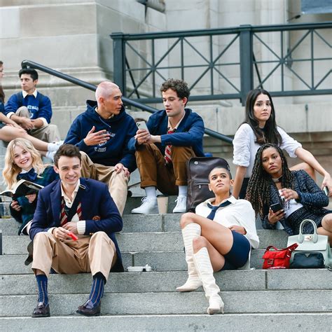 Gossip Girl Cast Teases How Reboot Is Completely Different