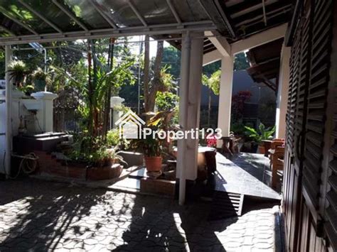 RUMAH DIJUAL LANTAI DI KAWASAN ELIT SETRA SARI SARIJADI BANDUNG JAWA BARAT Properti