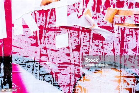 빈티지 오래 된 포스터 붙어 고 찢어진 벽에 당신의 그런 지 배경 0명에 대한 스톡 사진 및 기타 이미지 0명 간판 건축물 Istock