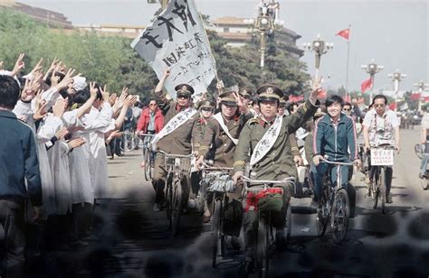 40 Amazing Photos From The 1989 Tiananmen Square Protests ~ Vintage