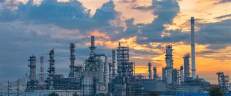 Eni Misses Q4 Profit Estimate As Oil Prices And Refining Margins Dip