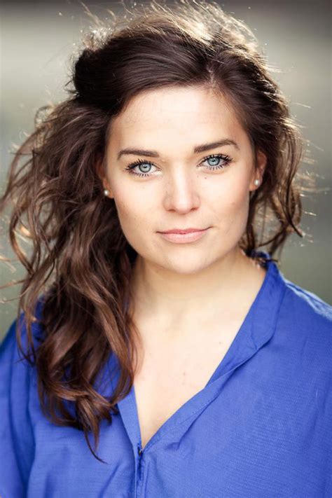 Hire Event Mc Dubai Corporate Event Host Female Emcee And Compere